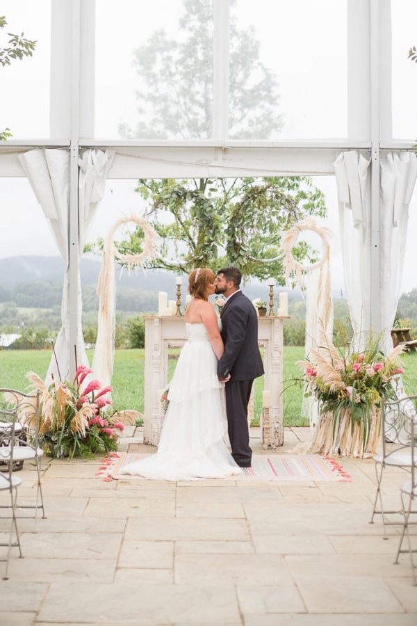 Romantic Vintage Wedding Ideas in the Blue Ridge Mountains ...